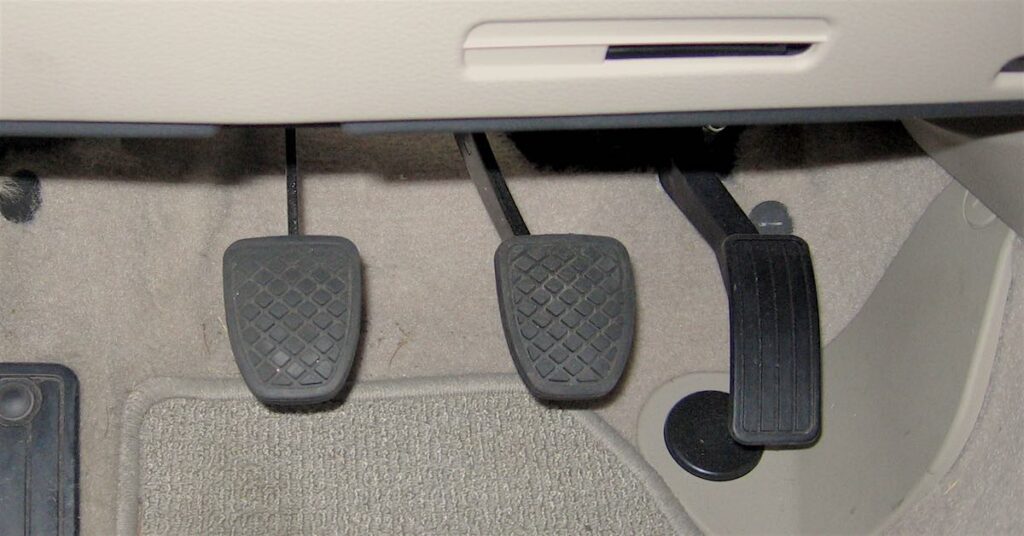 Innovations in Accelerator Pedal Position Sensor Technology - Vicorv ...